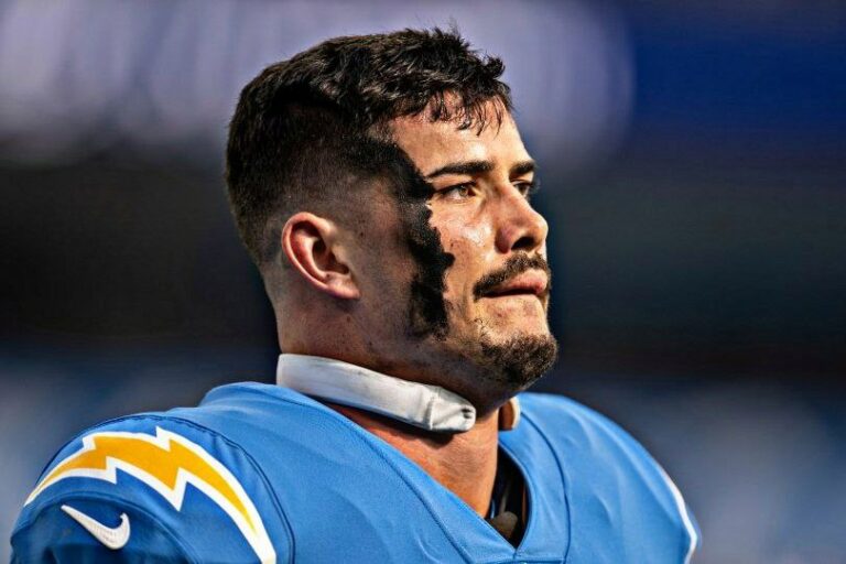 What Are The NFL Players Wearing On Their Necks?